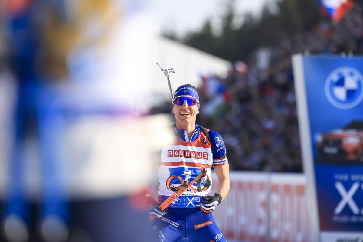 Quentin Fillon Maillet’s Clutch Standing Stage Seals French Men's Relay ...