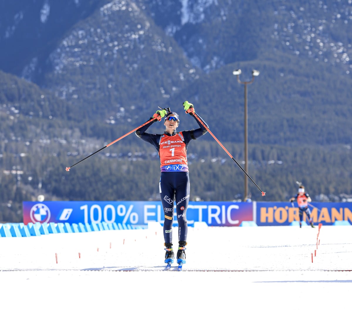 Vittozzi Repels Challengers; Doubles Up with Pursuit Win